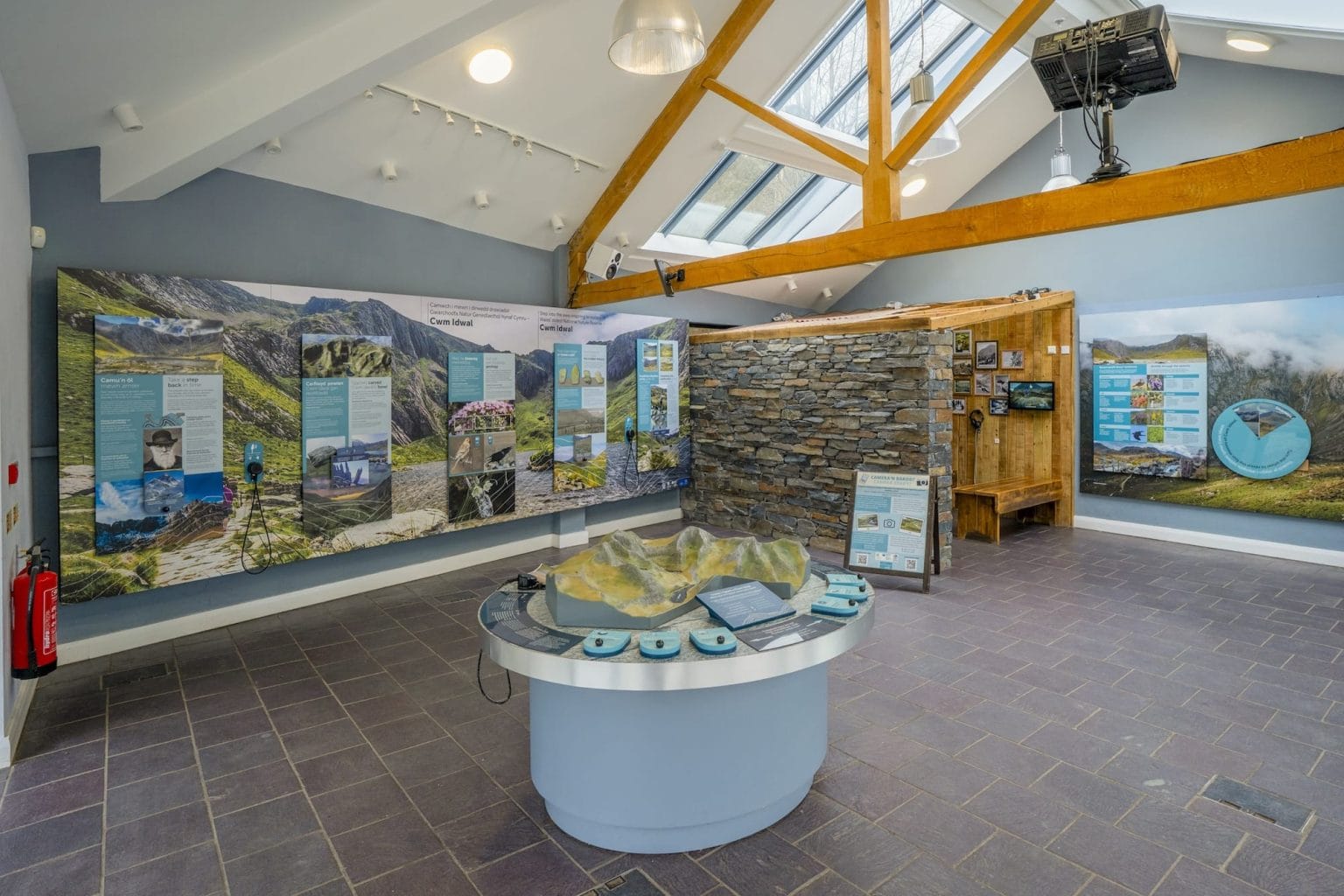 Canolfan Cwm Idwal Centre, Eryri | Dewis Architecture