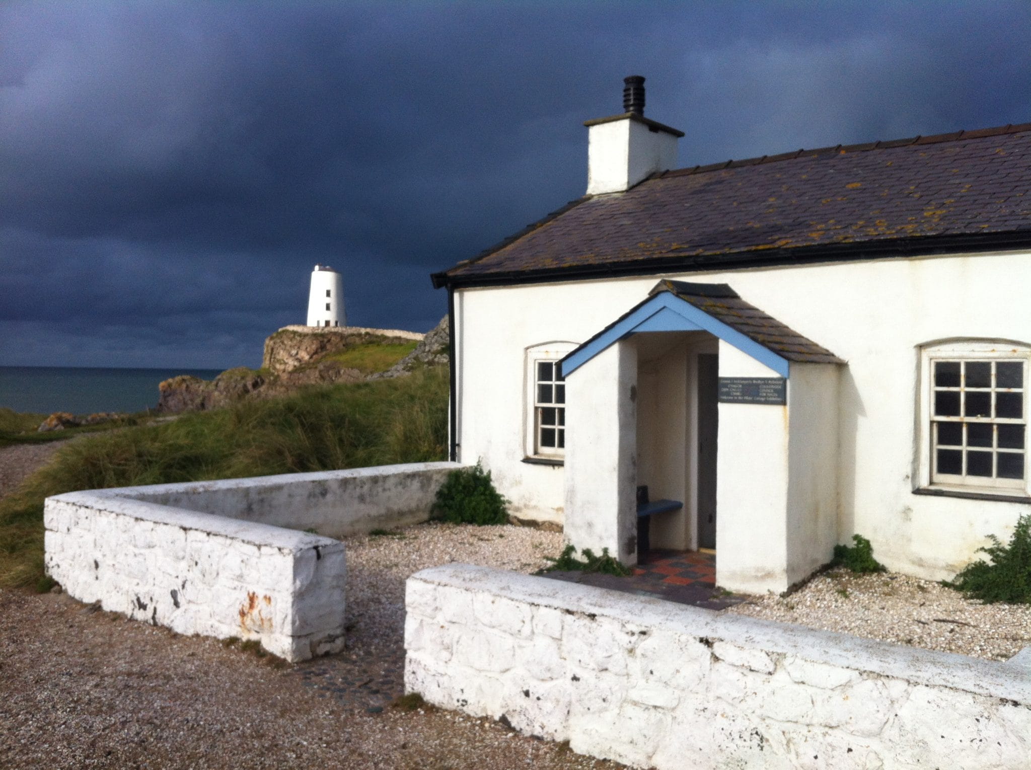 Pilot's Cottages Llanddwyn - Dewis Architecture